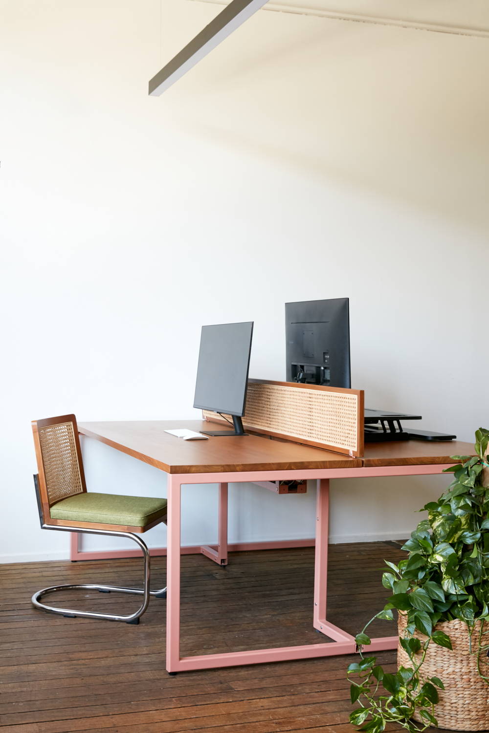 PROJECTS- Workplace – Reddie